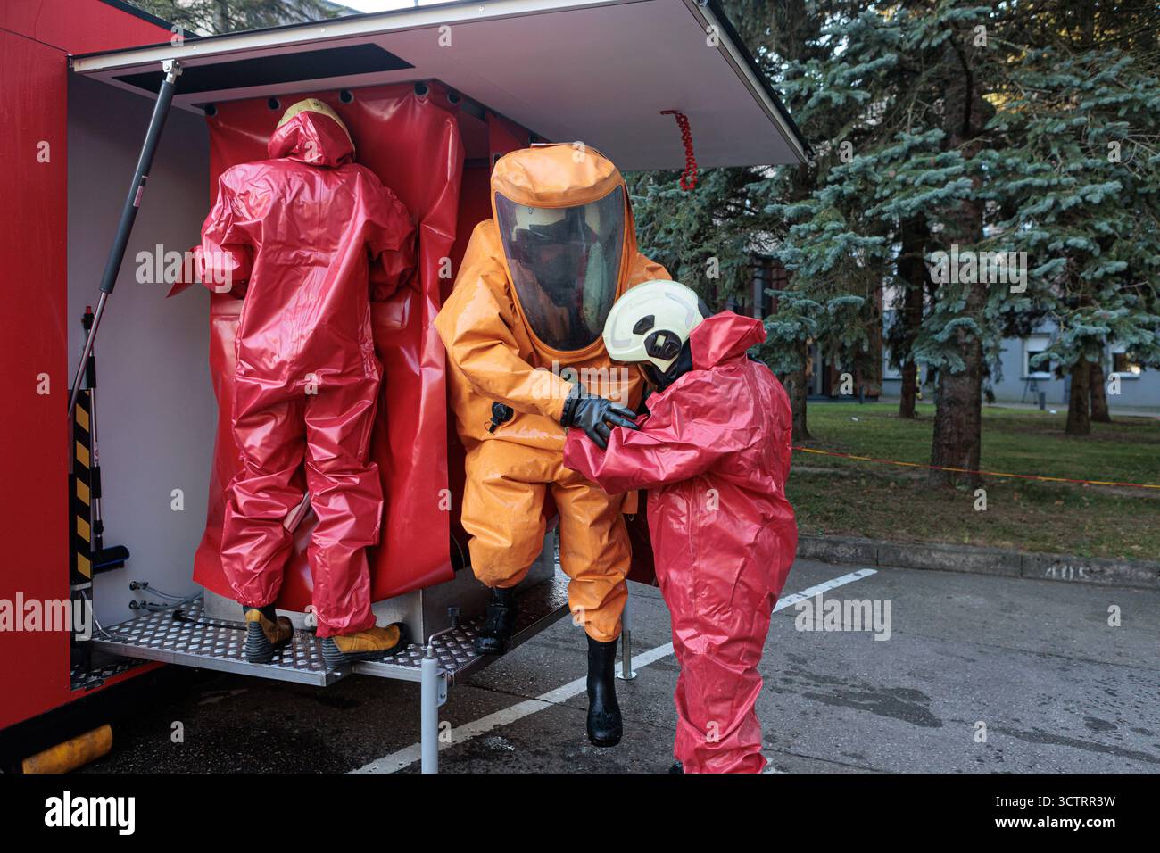 Mobile decontamination unit hi-res stock photography and images - Alamy