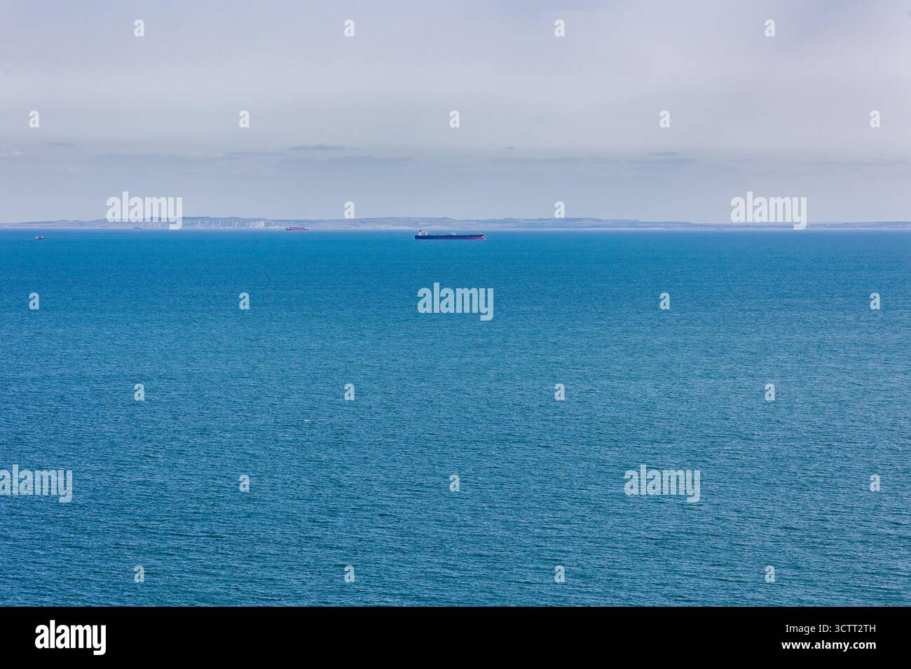 Dover strait ships hi-res stock photography and images - Alamy