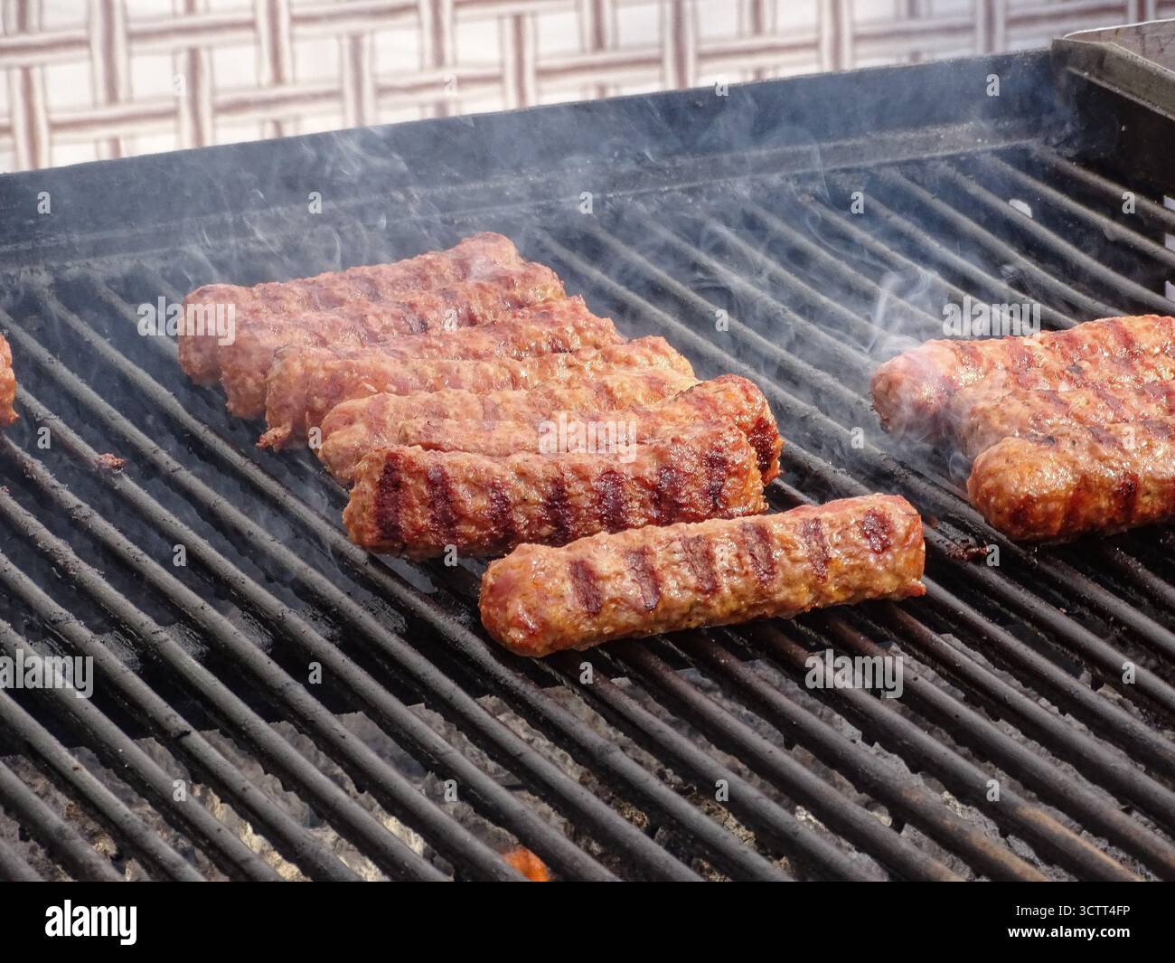Meat mici on grill hi-res stock photography and images - Alamy