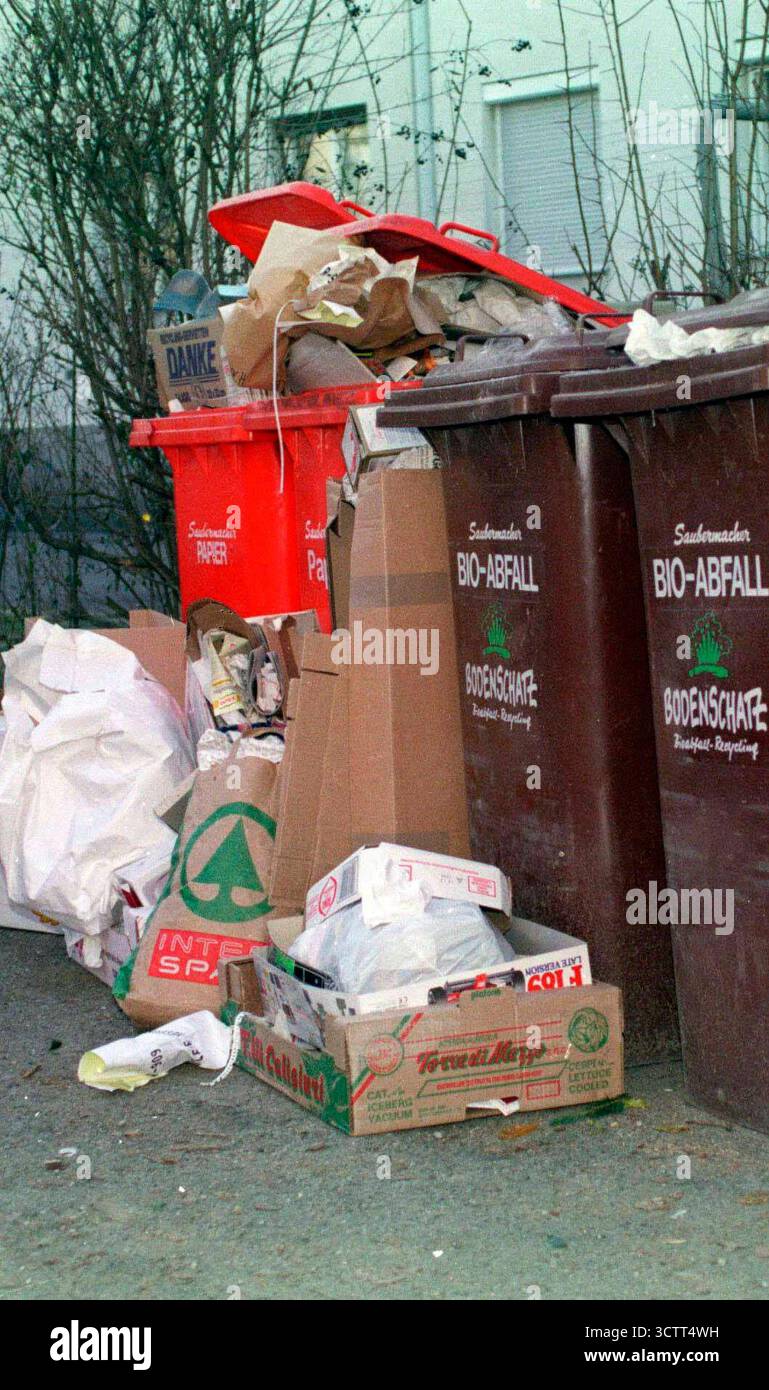 a residual waste trash can for waste separation and recycling residual ...