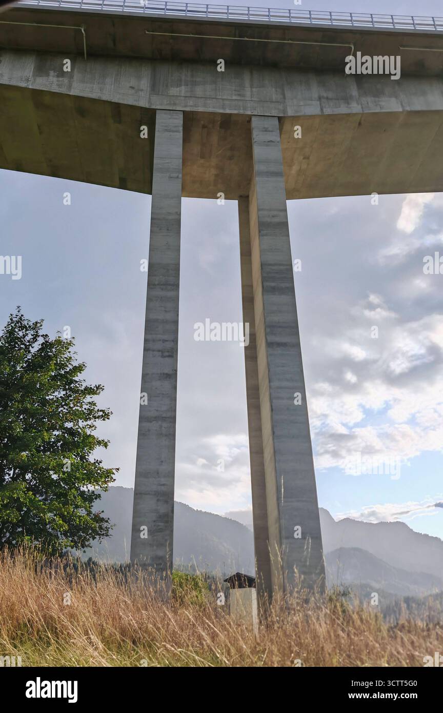 concrete engineering or concrete construction, building architecture in ...