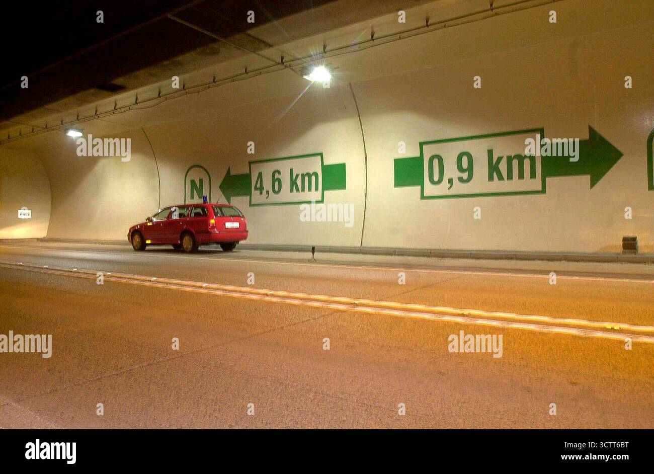 escape route in a tunnel, road traffic and tunnel safety escape route ...