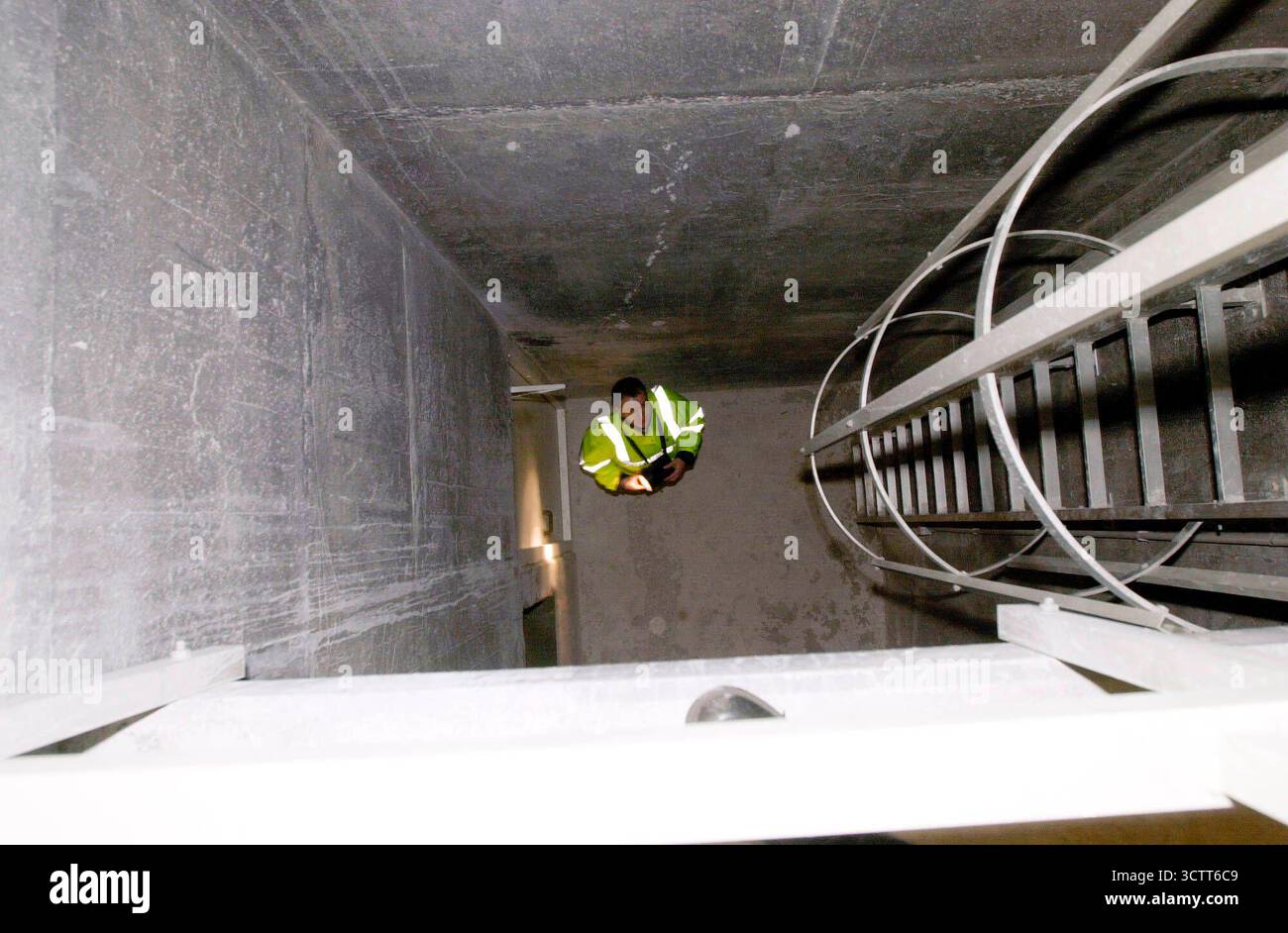 escape route in a tunnel, road traffic and tunnel safety escape route ...