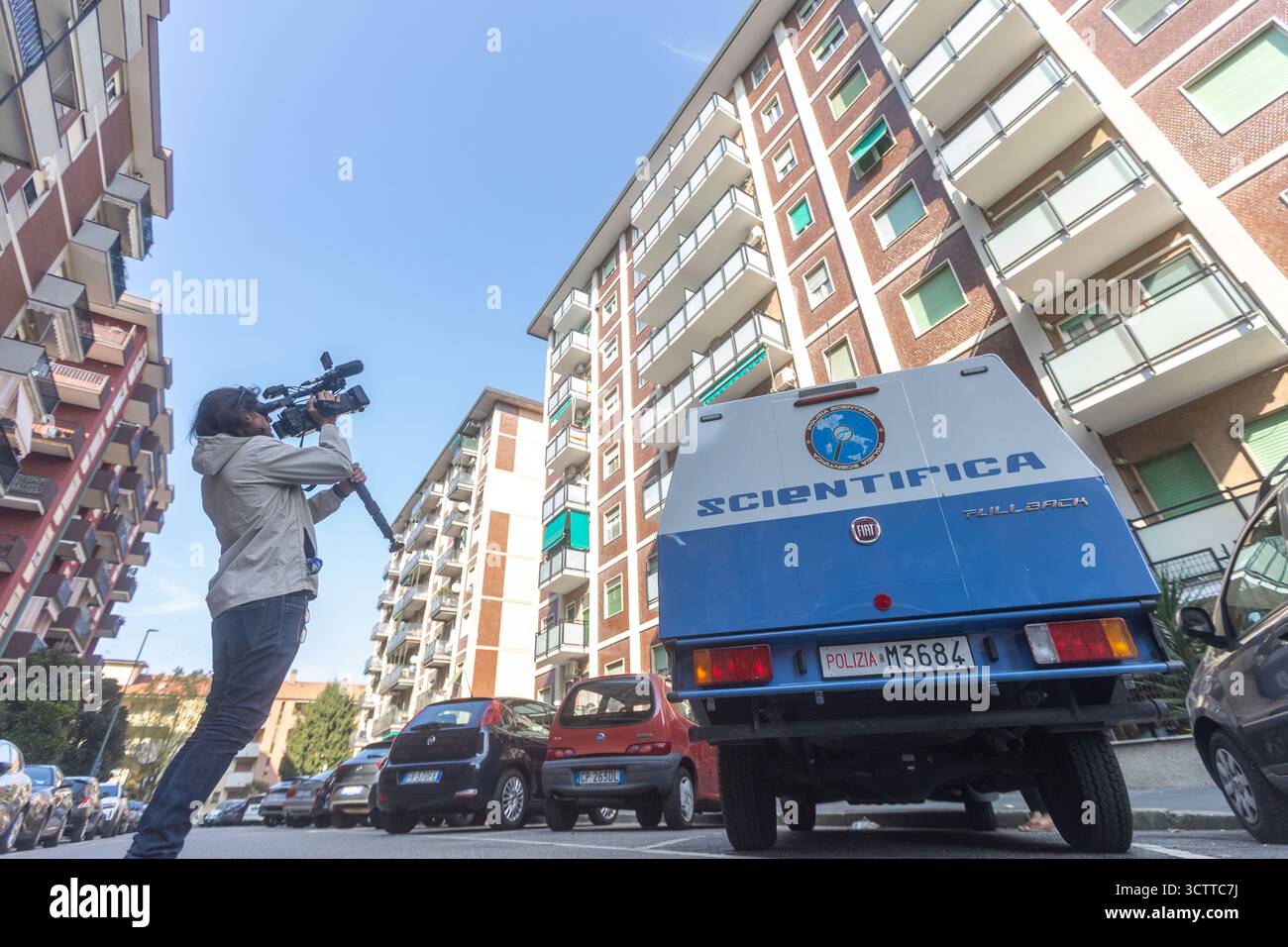 Milano, Italia. 08th Oct, 2025. Via Puricelli Guerra 253, il palazzo da ...