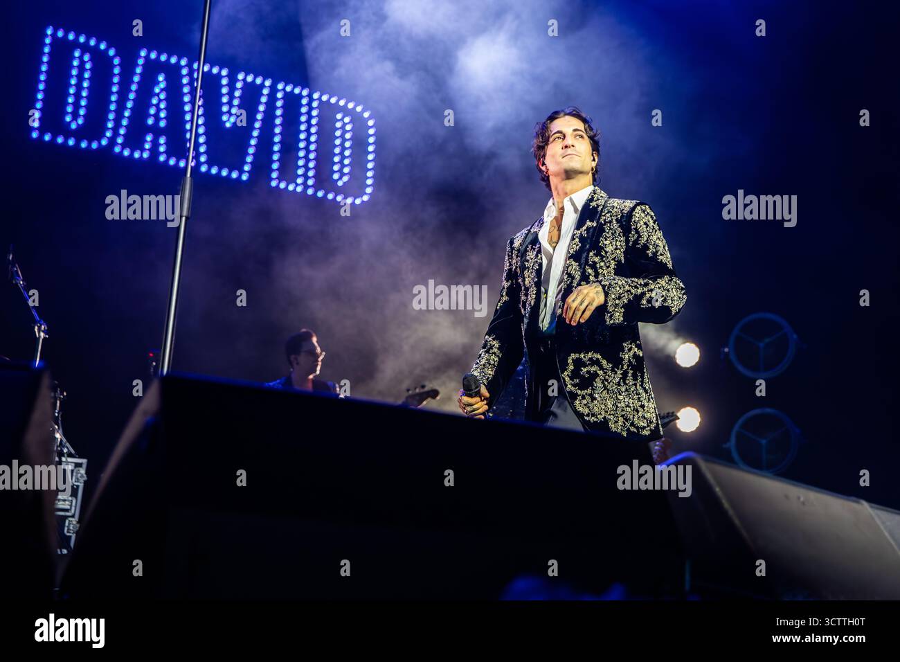 Milan Italy. 07th oct 2025. The Italian singer songwriter DAMIANO DAVID ...