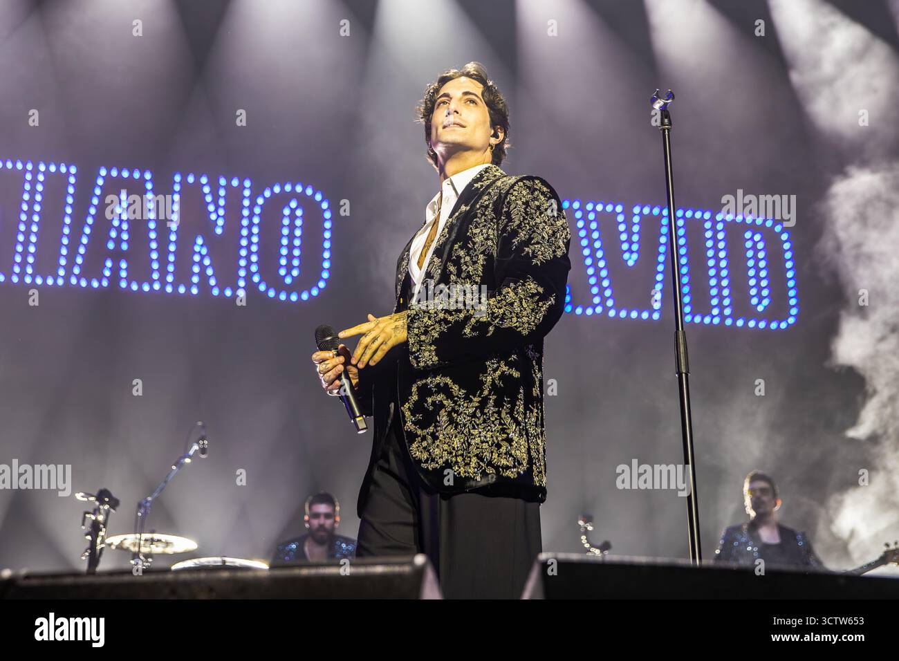 Milan Italy. 07th oct 2025. The Italian singer songwriter DAMIANO DAVID ...