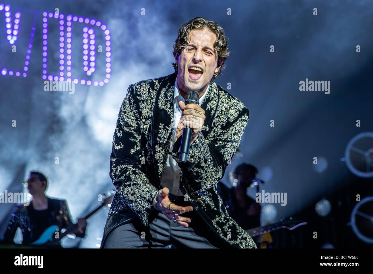 Milan Italy. 07th oct 2025. The Italian singer songwriter DAMIANO DAVID ...