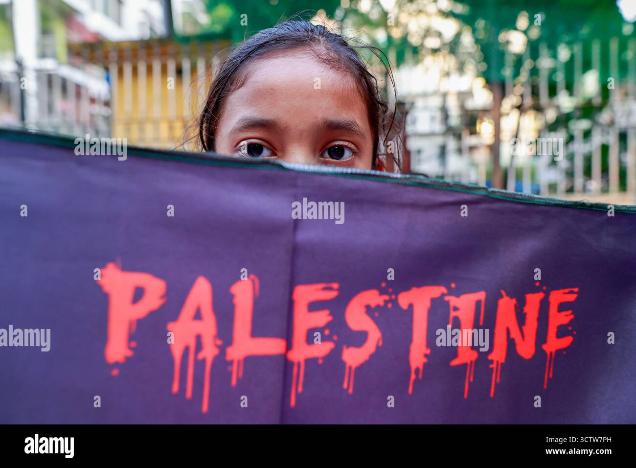 Young girl freedom hi-res stock photography and images - Alamy