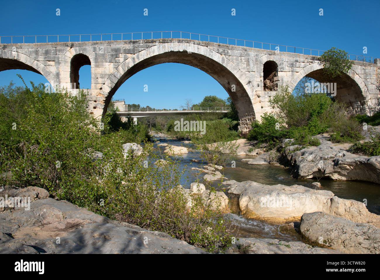 Historic Arched Roman Bridge of Pont Julien and River Calavon near ...