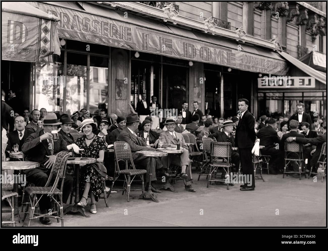 Old black white french hi-res stock photography and images - Alamy