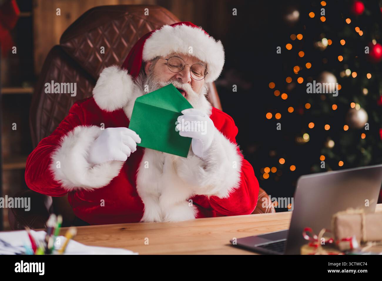 Santa claus sits desk north hi-res stock photography and images - Alamy