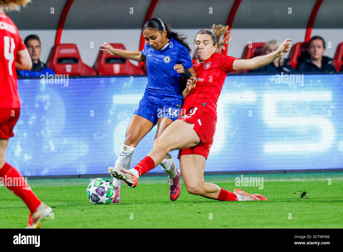 Alyssa Thompson of Chelsea FC and Alieke Tuin of FC Twente battle for ...