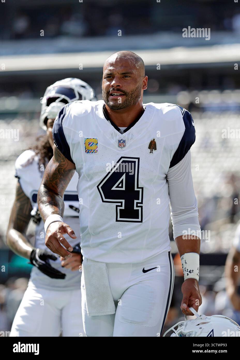 Dallas Cowboys quarterback Dak Prescott (4) warms up before an NFL ...