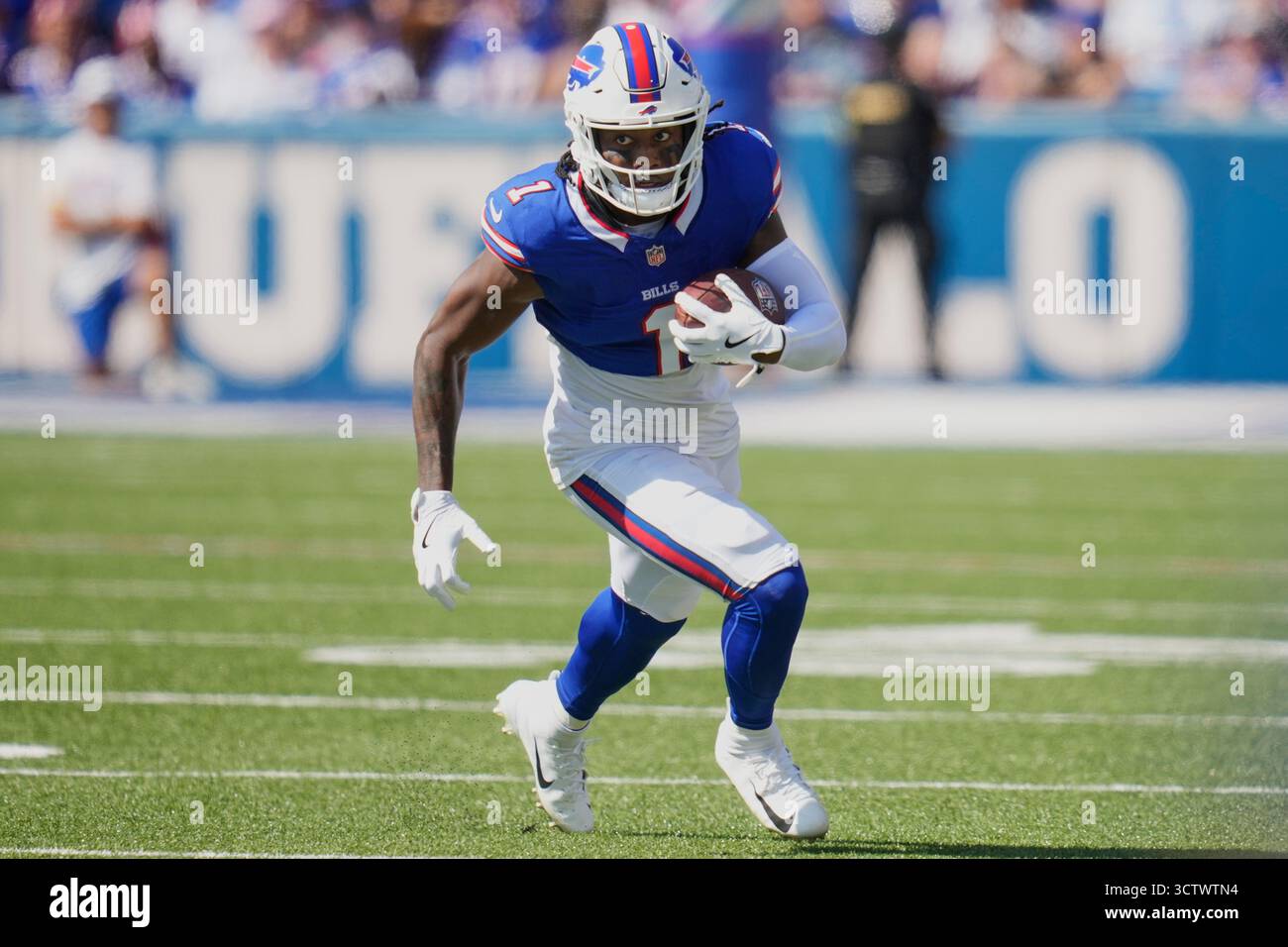 Buffalo Bills wide receiver Curtis Samuel (1) carries against the New ...