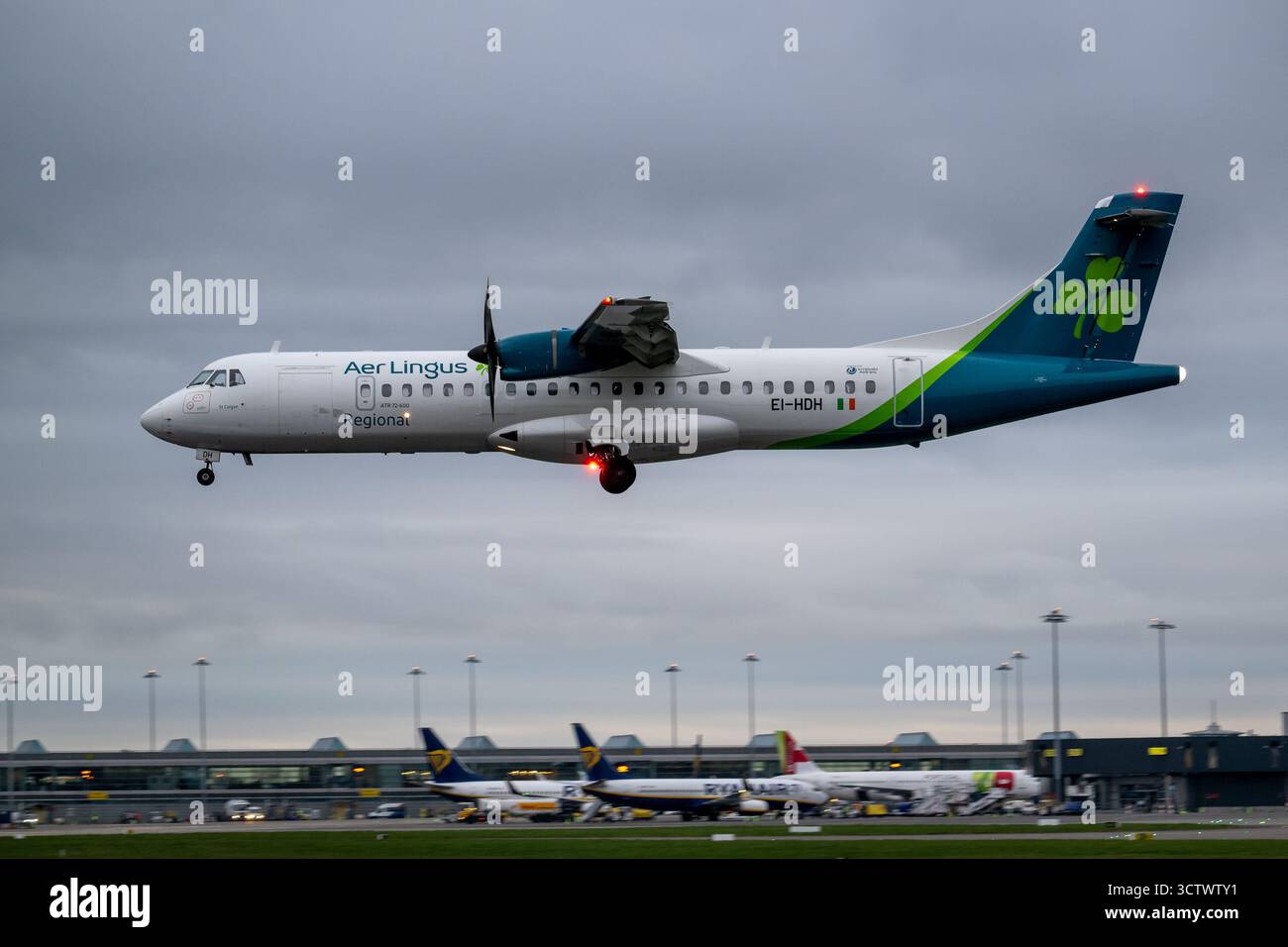 Images of ATR 72-600 regional airliner operated by Emerald Airlines the ...