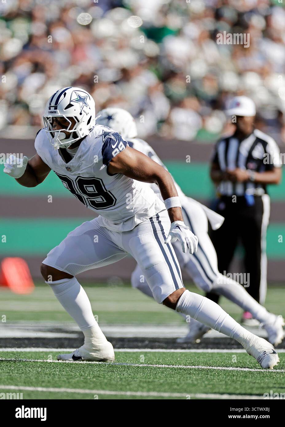 Dallas Cowboys tight end Brevyn Spann-Ford (89) blocks during an NFL ...