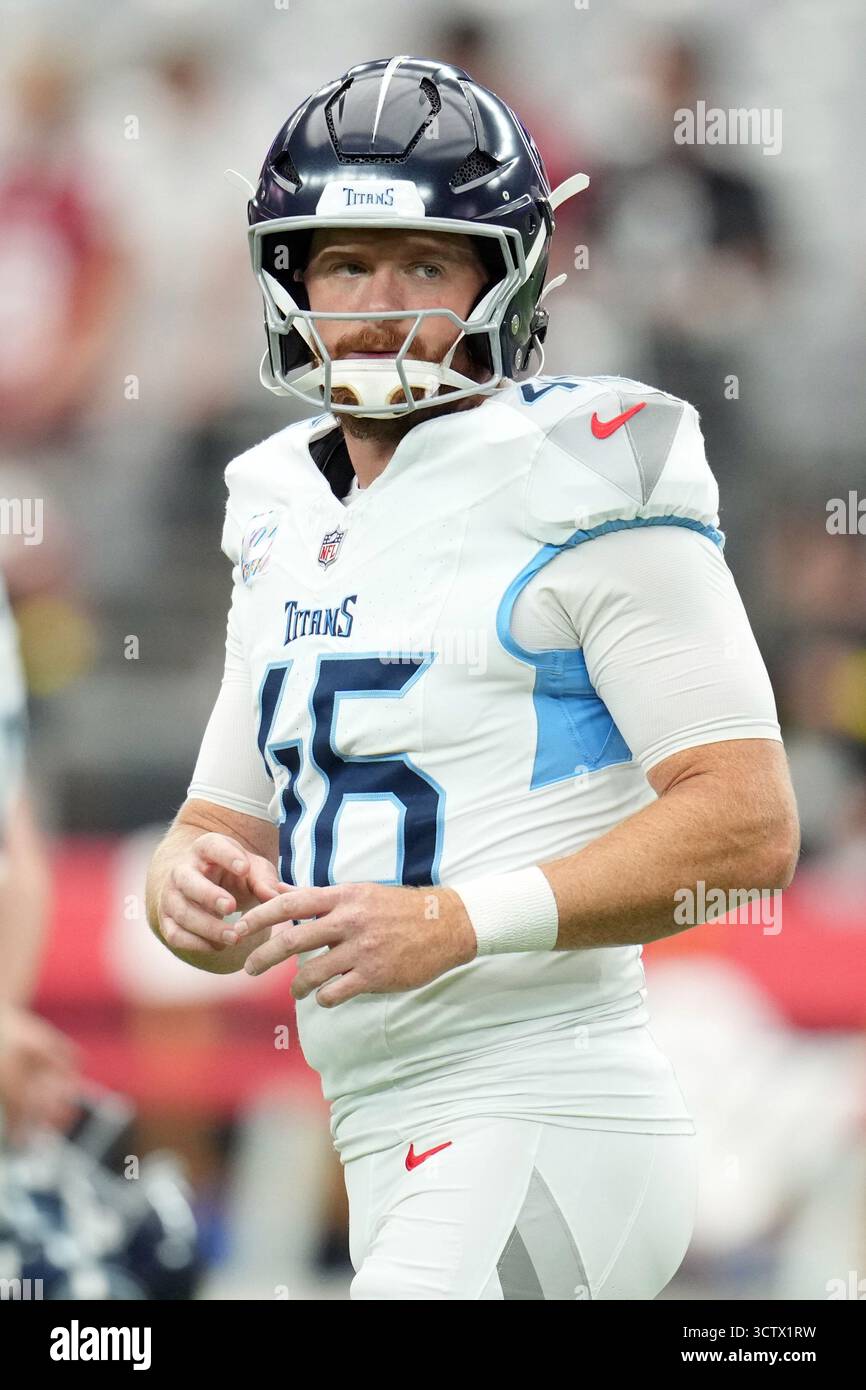 Tennessee Titans long snapper Morgan Cox (46) warms up prior to an NFL ...