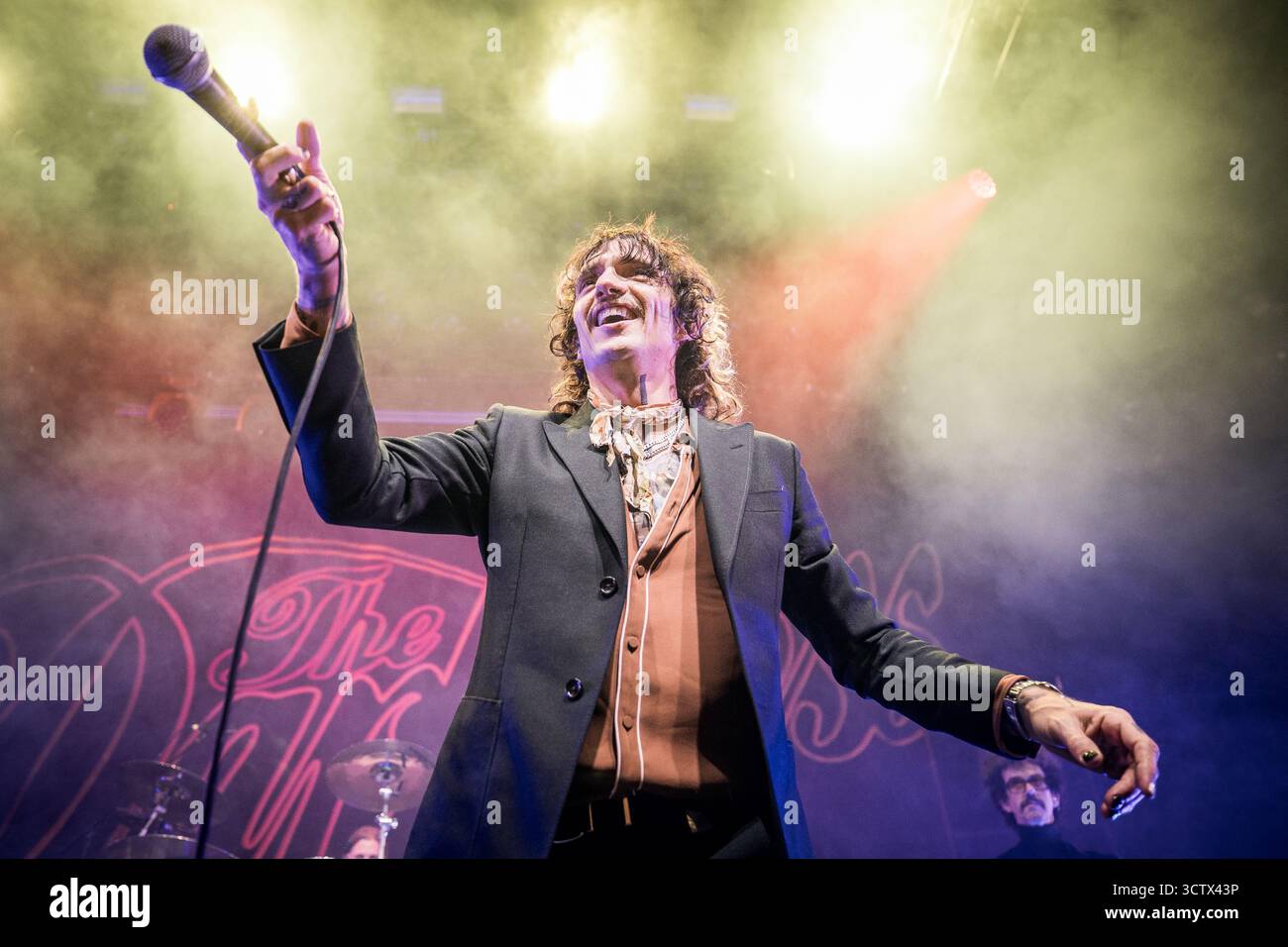 Justin Hawkins of The Darkness performing live on 6 October 2025 Stock ...