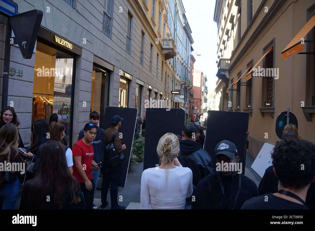 Milan, Italy. 8th Oct, 2025. Milan (it) 10/07/2025 - filming/ The Devil ...