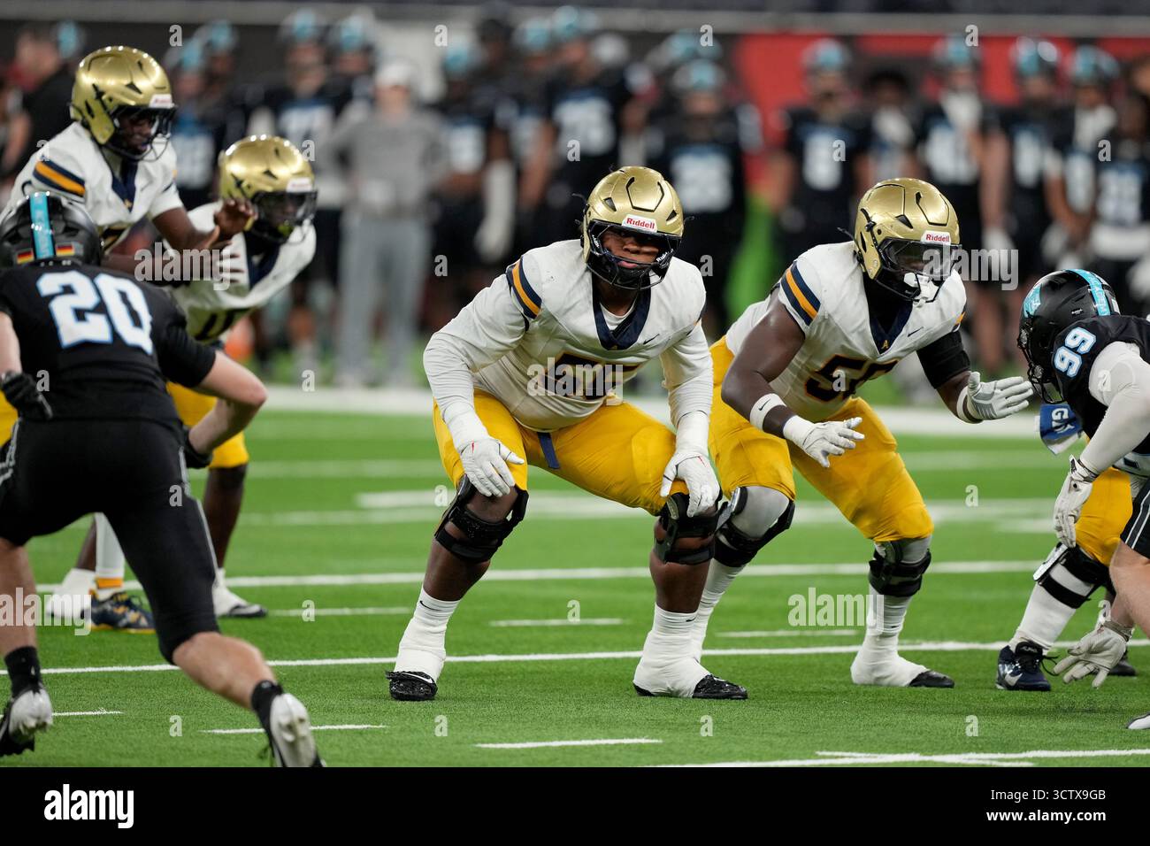 St. Thomas Aquinas' Mark Matthews (55) prepares to block against NFL Academy on Wednesday, Oct ...