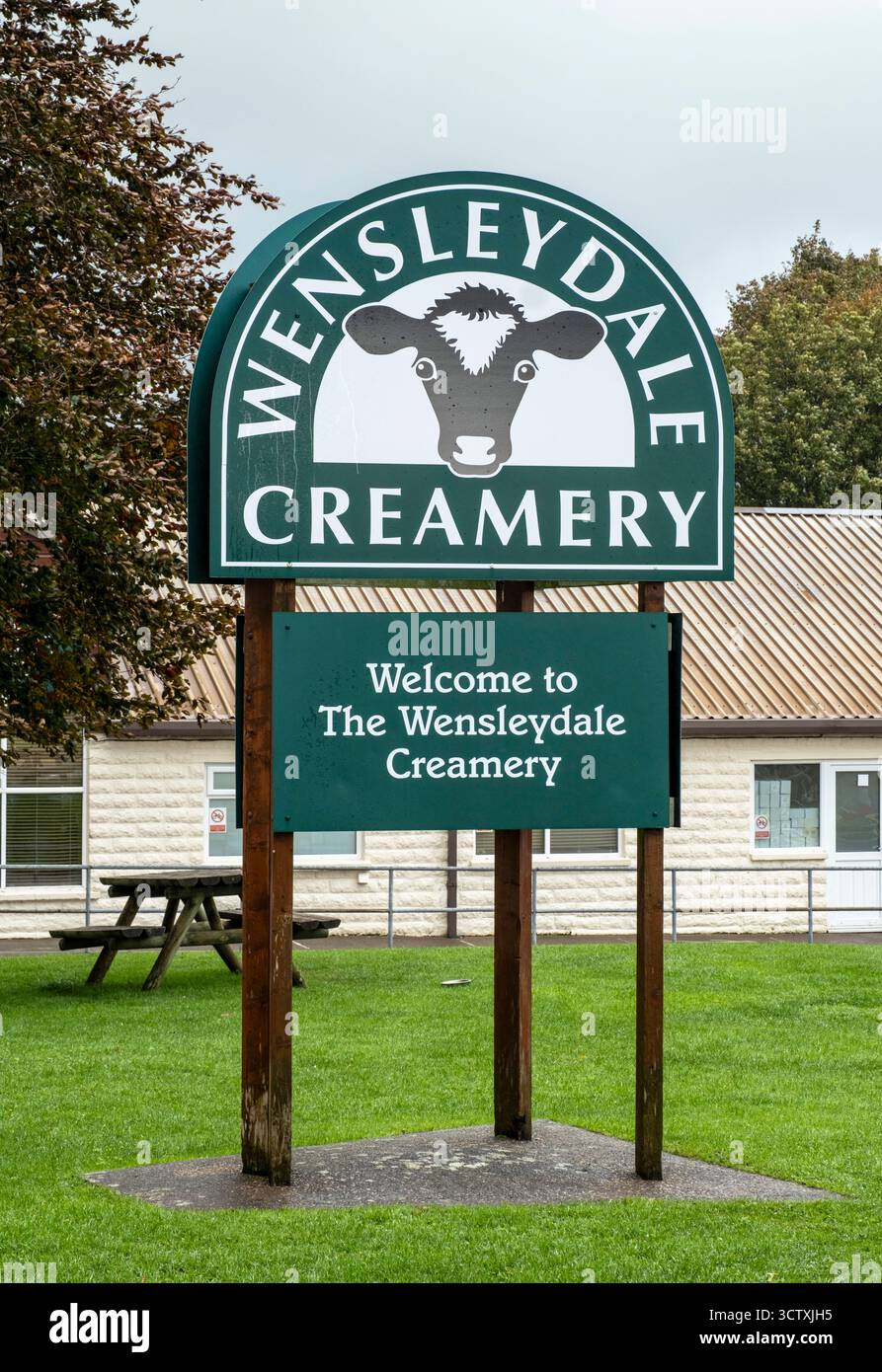 Wensleydale Creamery, master cheesemakers, Hawes, North Yorkshire ...