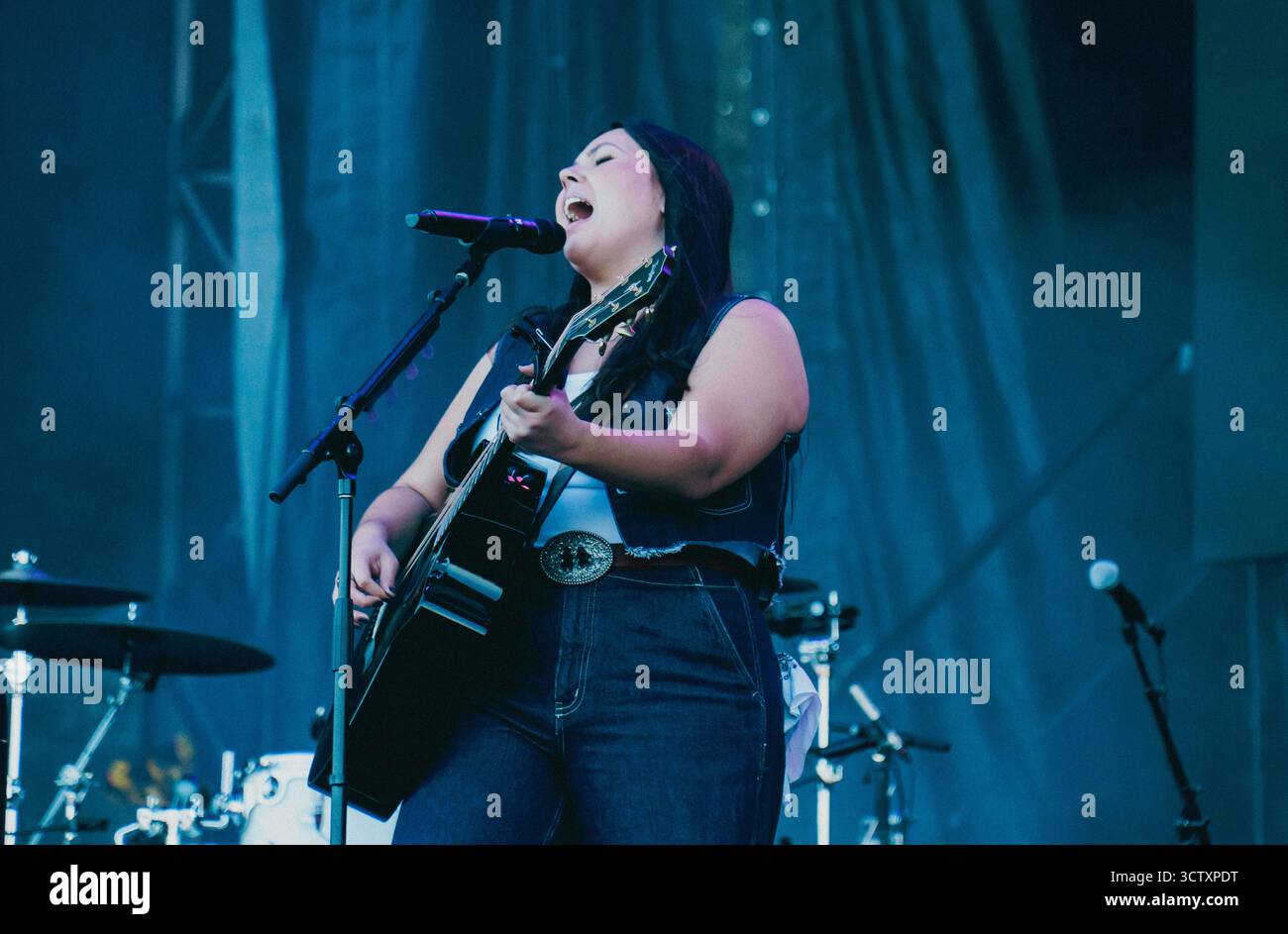 October 5, 2025, Austin, Texas, USA: Austin, Texas. Gigi Perez and band ...