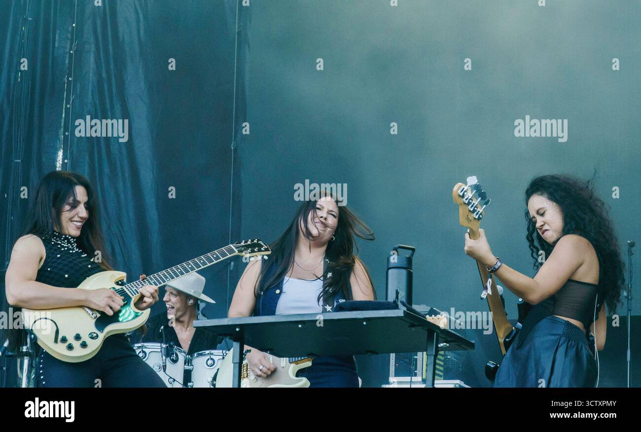 October 5, 2025, Austin, Texas, USA: Austin, Texas. Gigi Perez and band ...