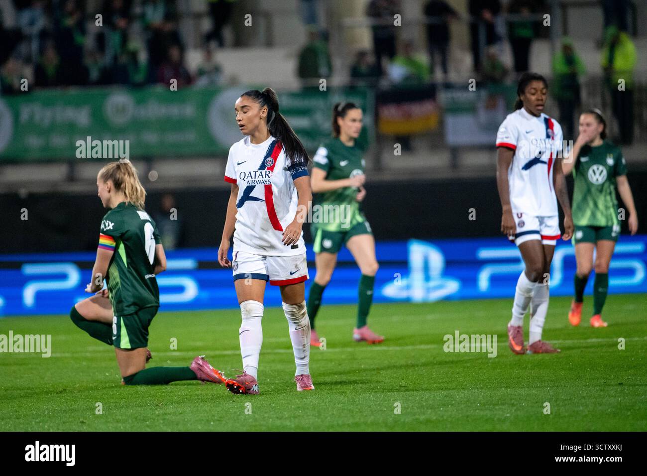 Sakina Karchaoui (Paris Saint Germain, #07) unzufrieden, GER, VfL ...