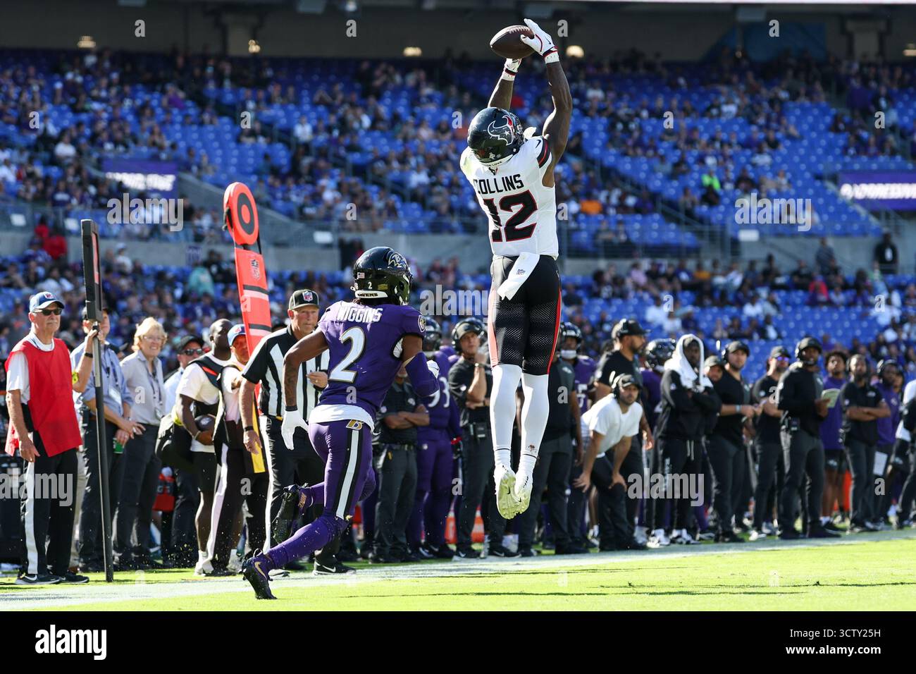 Houston Texans wide receiver Nico Collins (12) catches the ball against ...