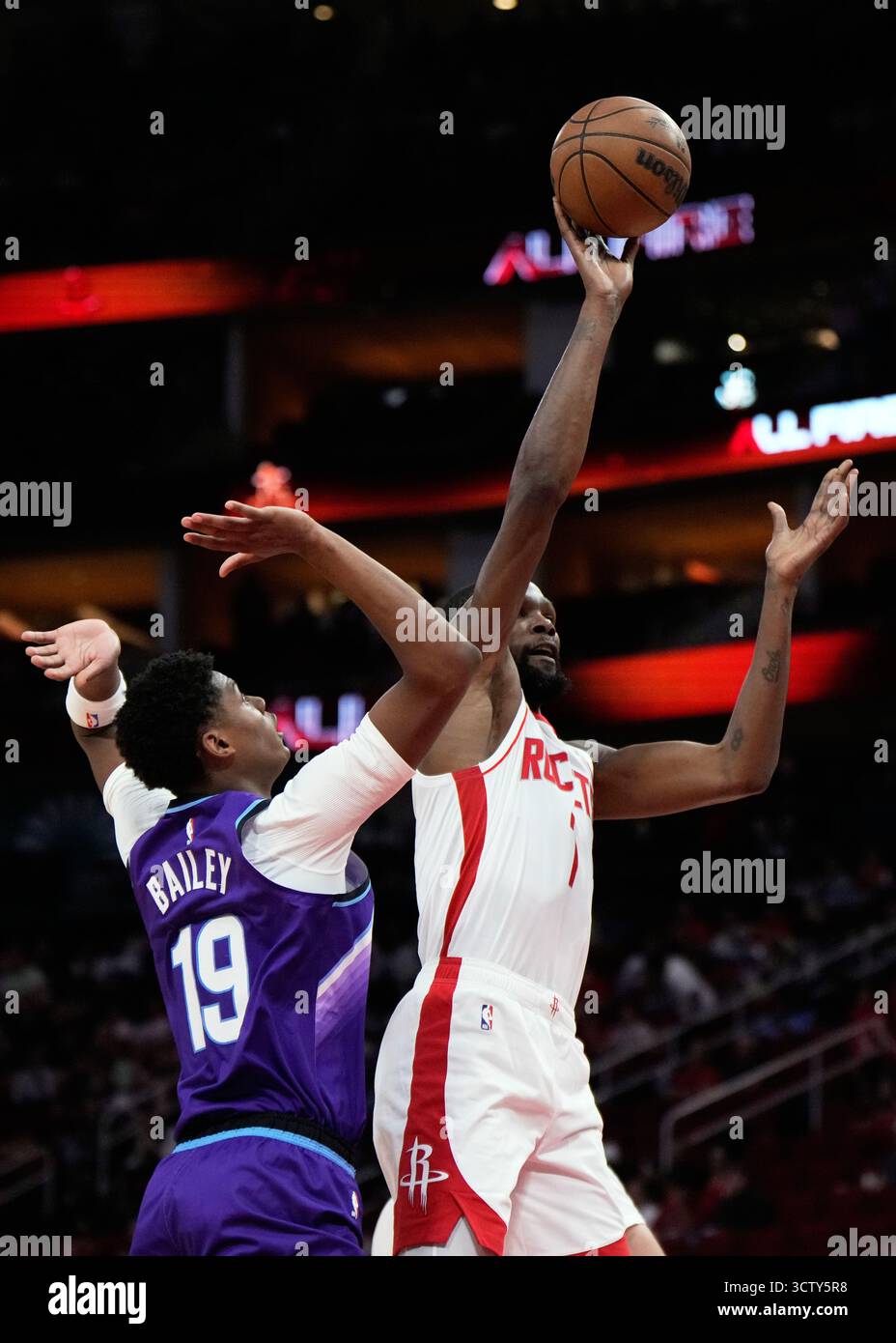 Houston Rockets forward Kevin Durant (7) shoots against Utah Jazz ...