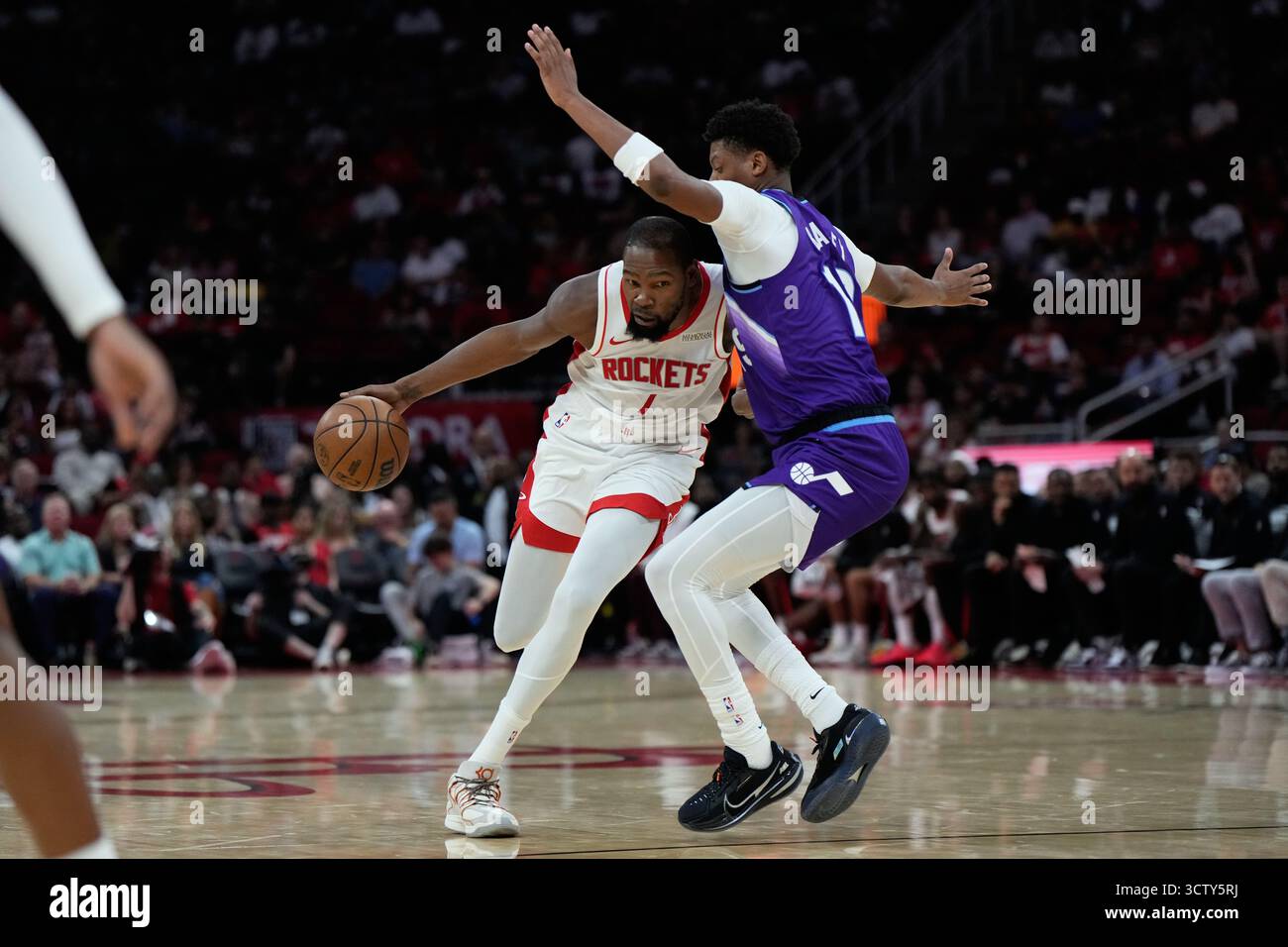 Utah Jazz forward Ace Bailey (19) defends against Houston Rockets ...