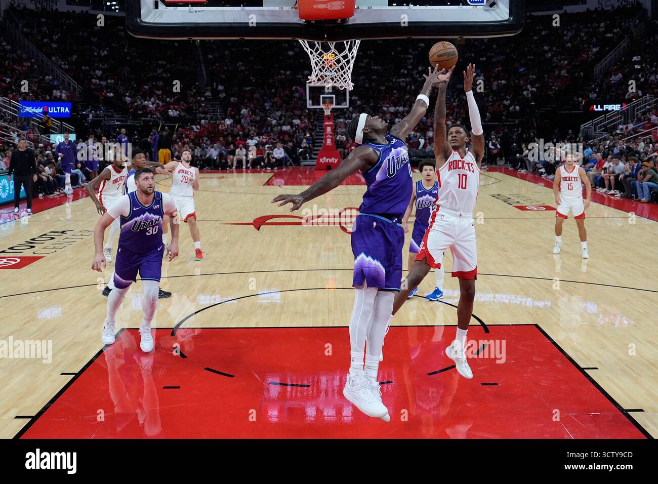 Houston Rockets forward Jabari Smith Jr. (10) shoots against Utah Jazz ...