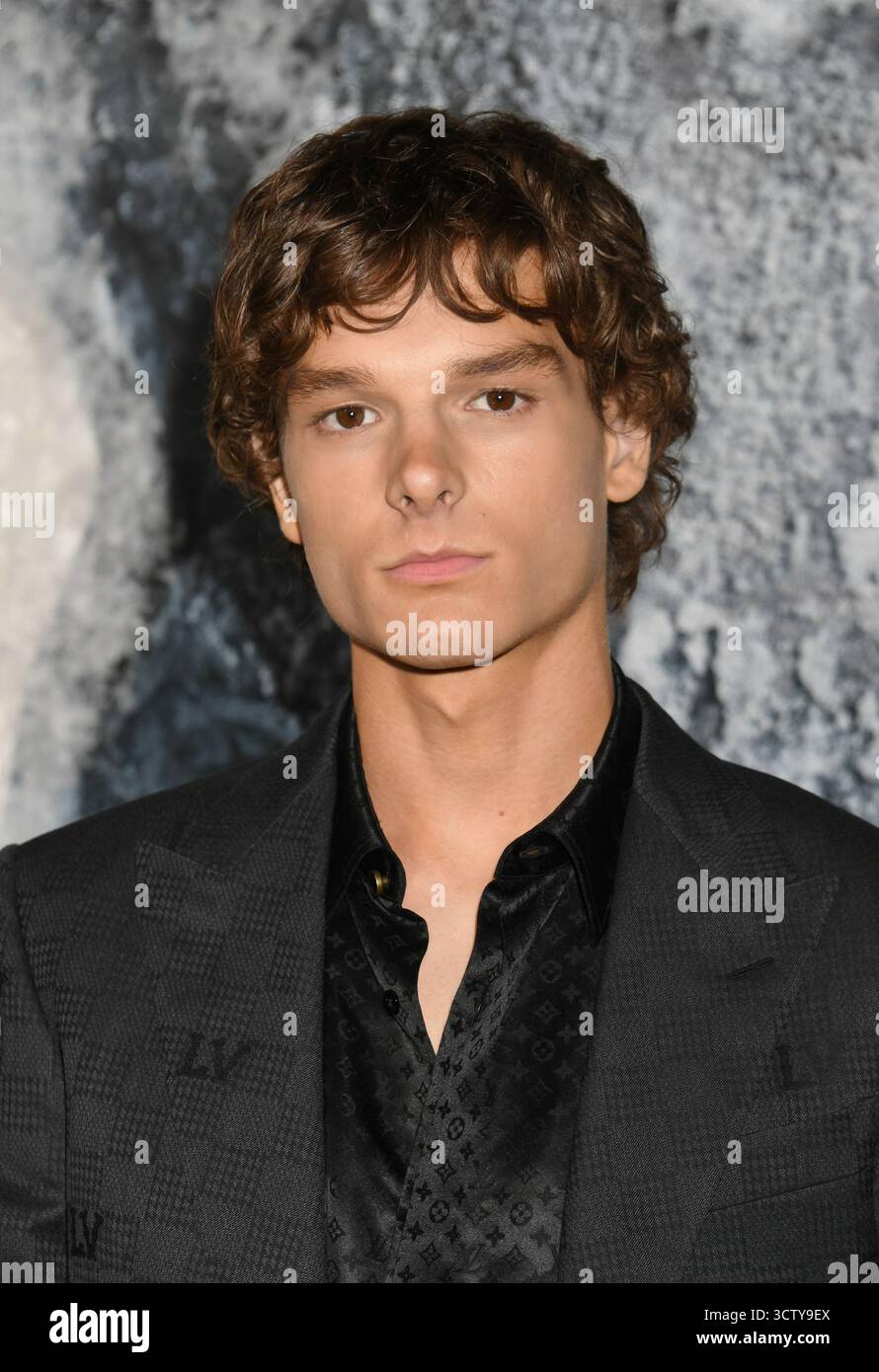 Hollywood, Ca. 8th Oct, 2025. Mason Thames at the premiere of Universal ...