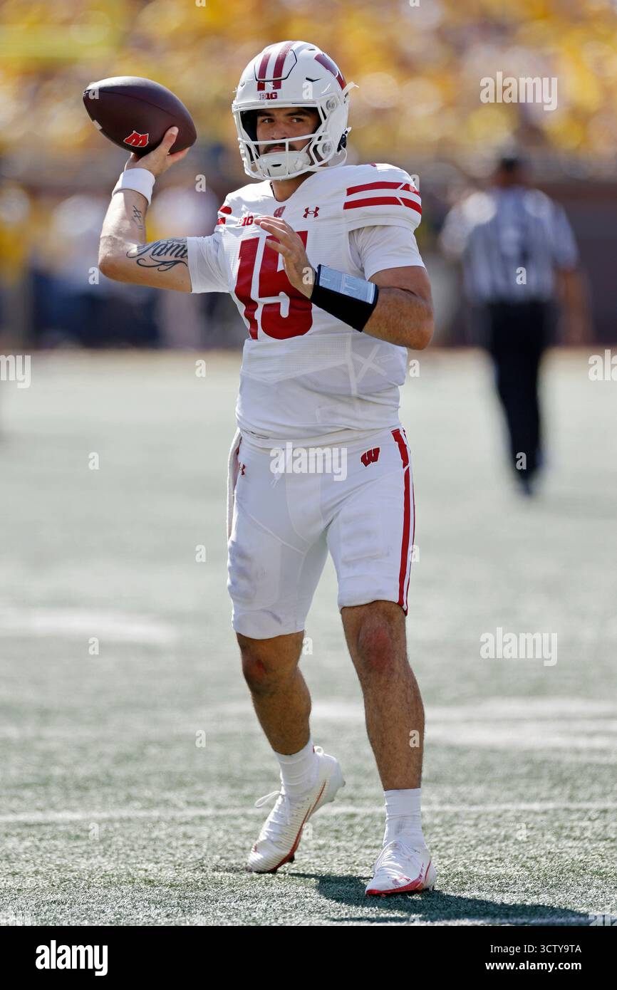 ANN ARBOR, MI - OCTOBER 04: Hunter Simmons #15 of the Wisconsin Badgers ...