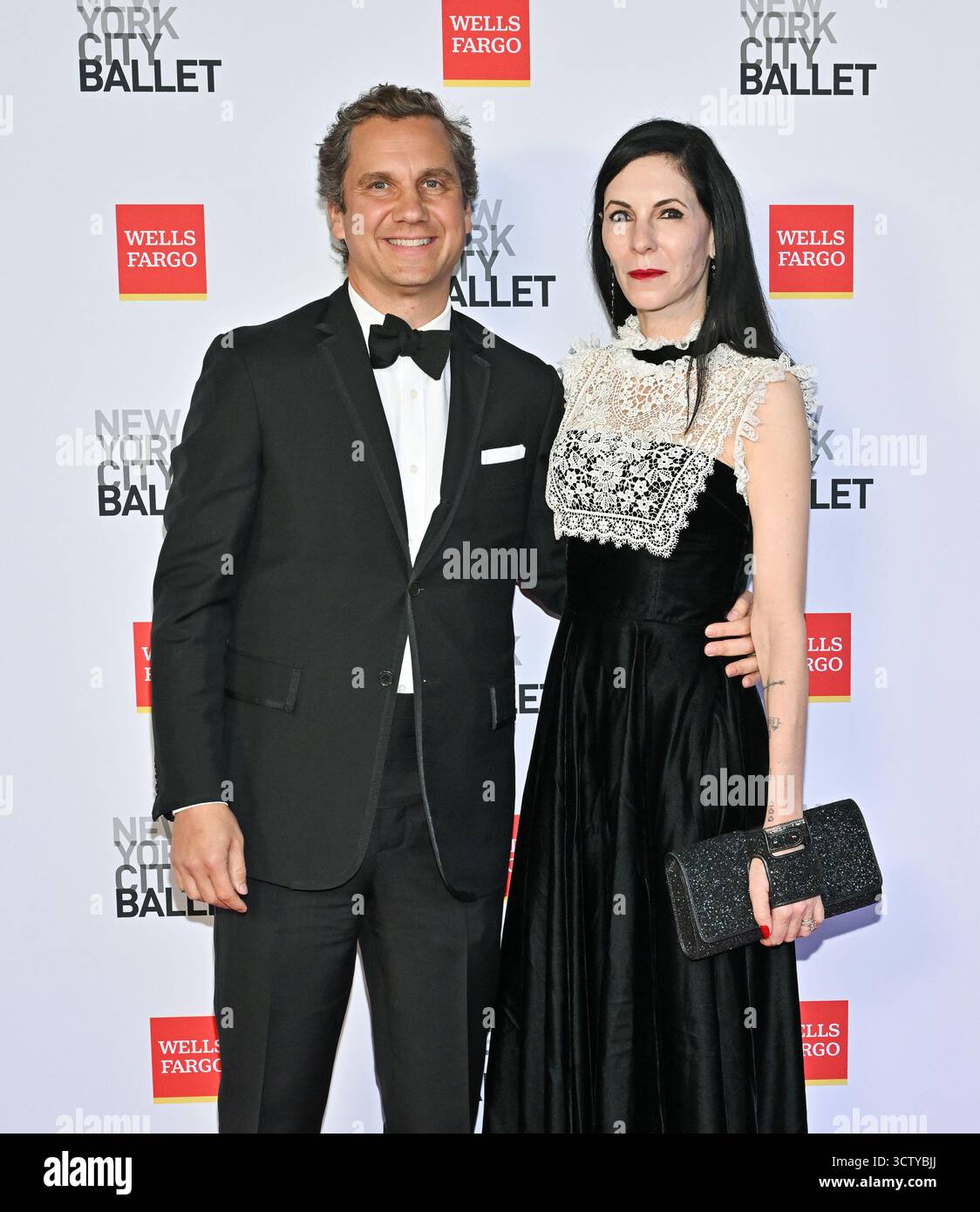 Harry Kargman, left, and Jill Kargman attend the New York City Ballet ...