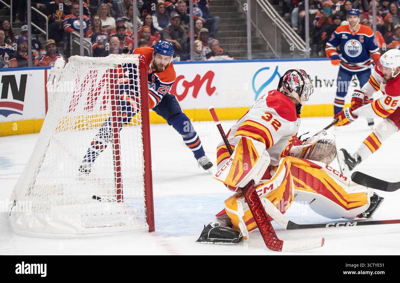 Edmonton Oilers' Leon Draisaitl (29) scores his 400th career goal ...