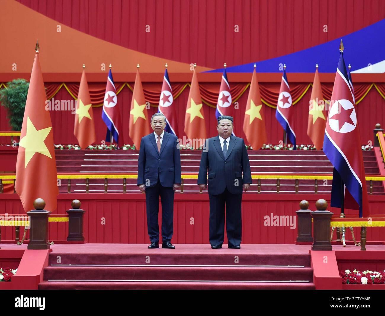 North Korean leader Kim Jong Un, right, and Vietnamese General ...