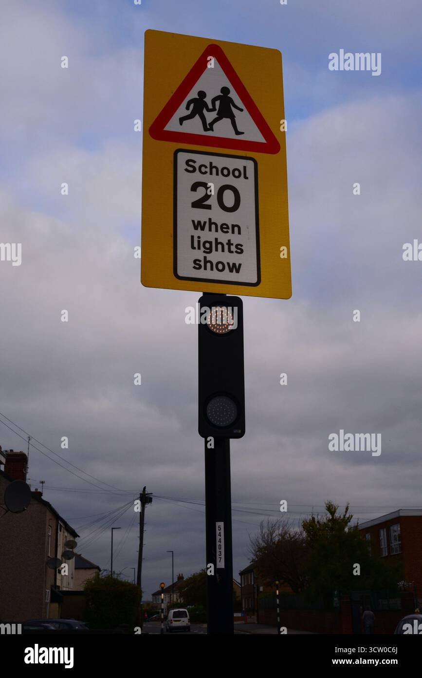 Flashing lights warning signs hi-res stock photography and images - Alamy