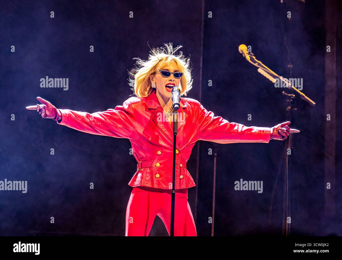 October 8, 2025: GOLDIE BOUTILIER Live At The AO Arena Manchester ...