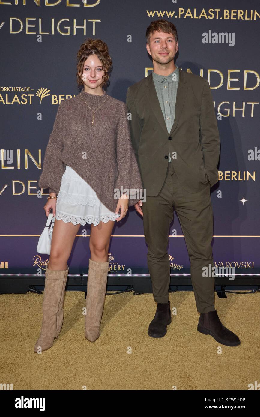 Jolina Amely Trinks und Benjamin Trinks - Weltpremiere der Show BLINDED ...