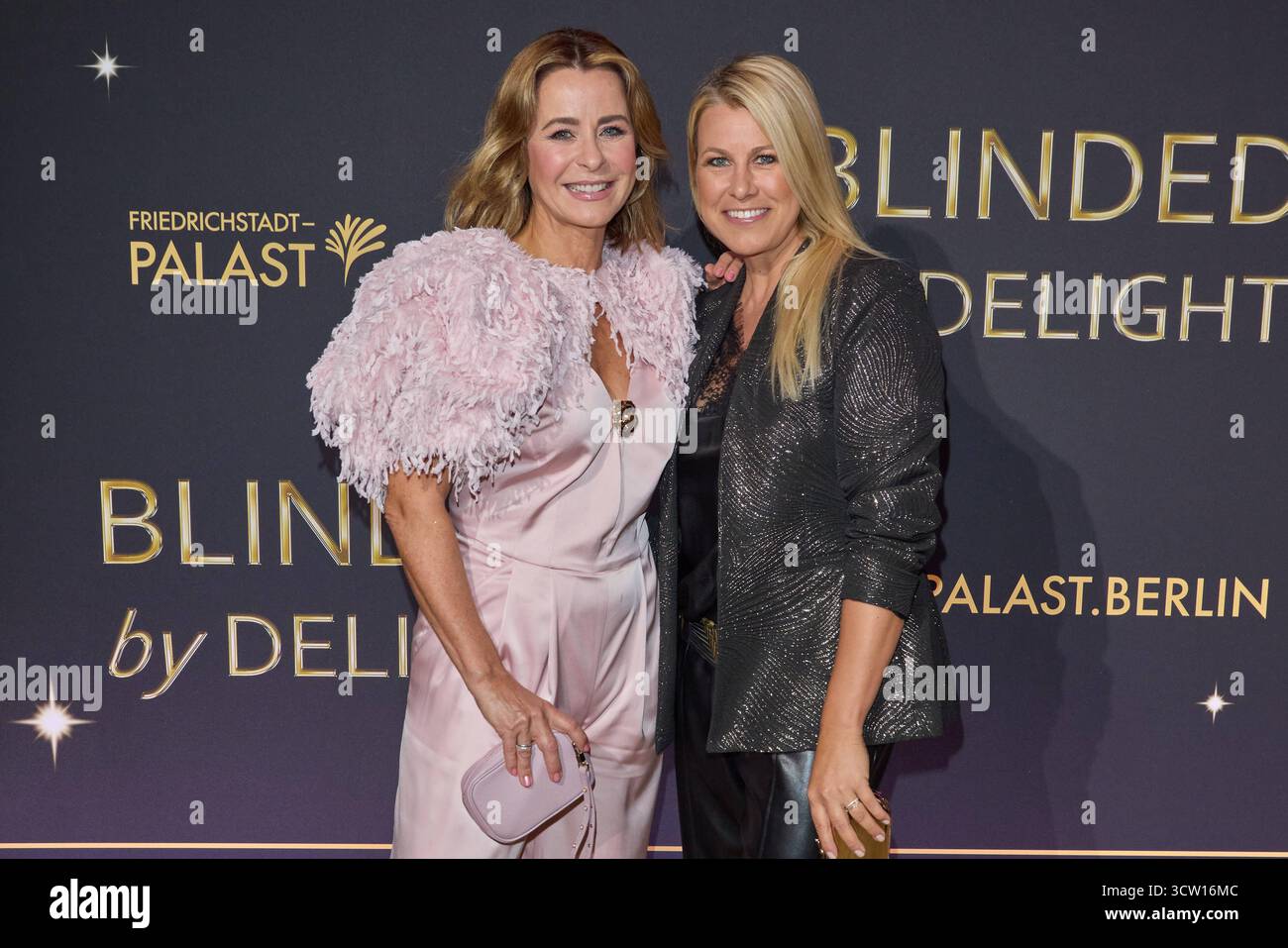 Bettina Cramer und Nadine Krueger - Weltpremiere der Show BLINDED by ...