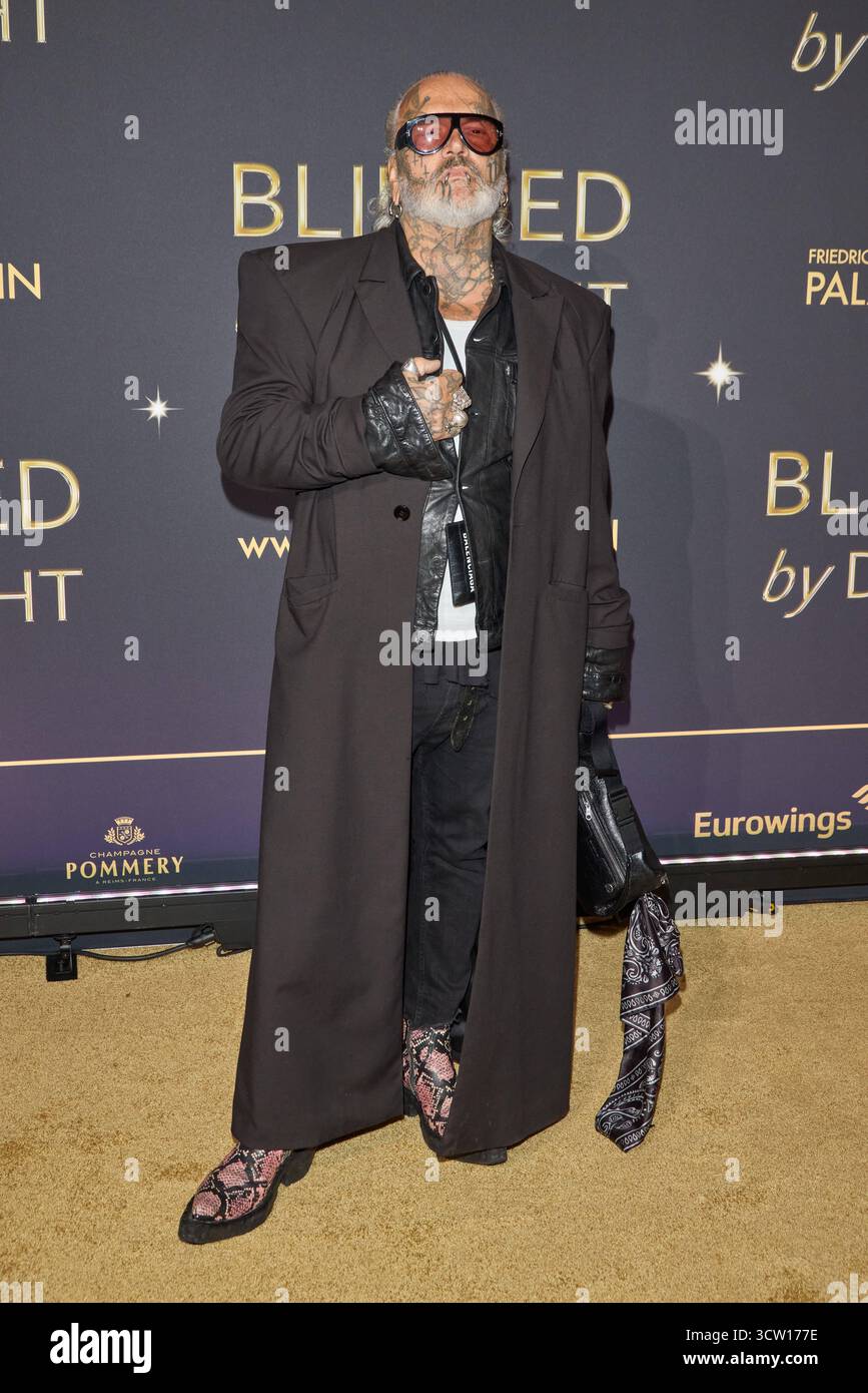 Sven Marquard - Weltpremiere der Show BLINDED by DELIGHT im ...