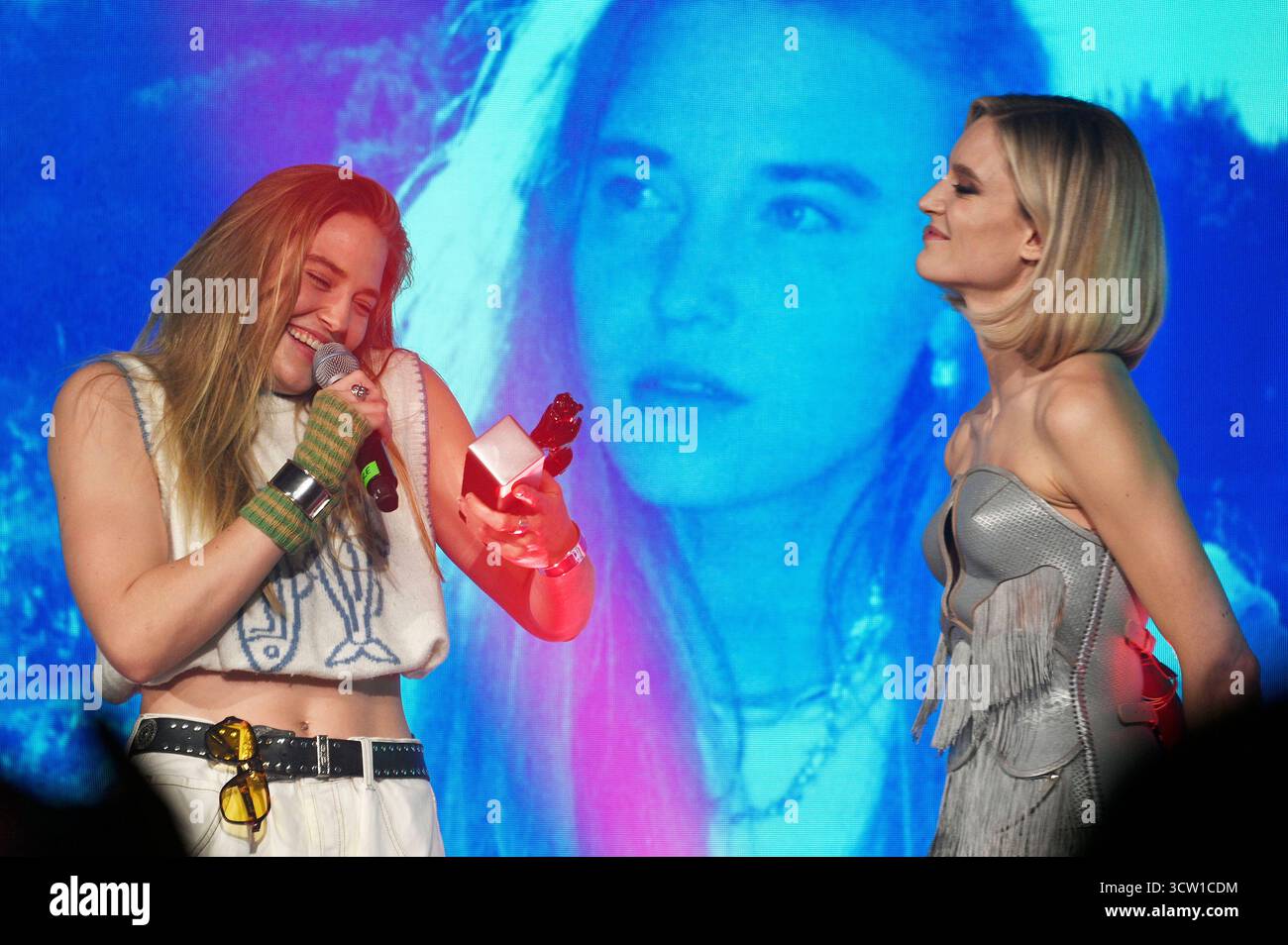 Greta Hirsch und Kim Hnizdo bei der Verleihung der Bunte New Faces ...