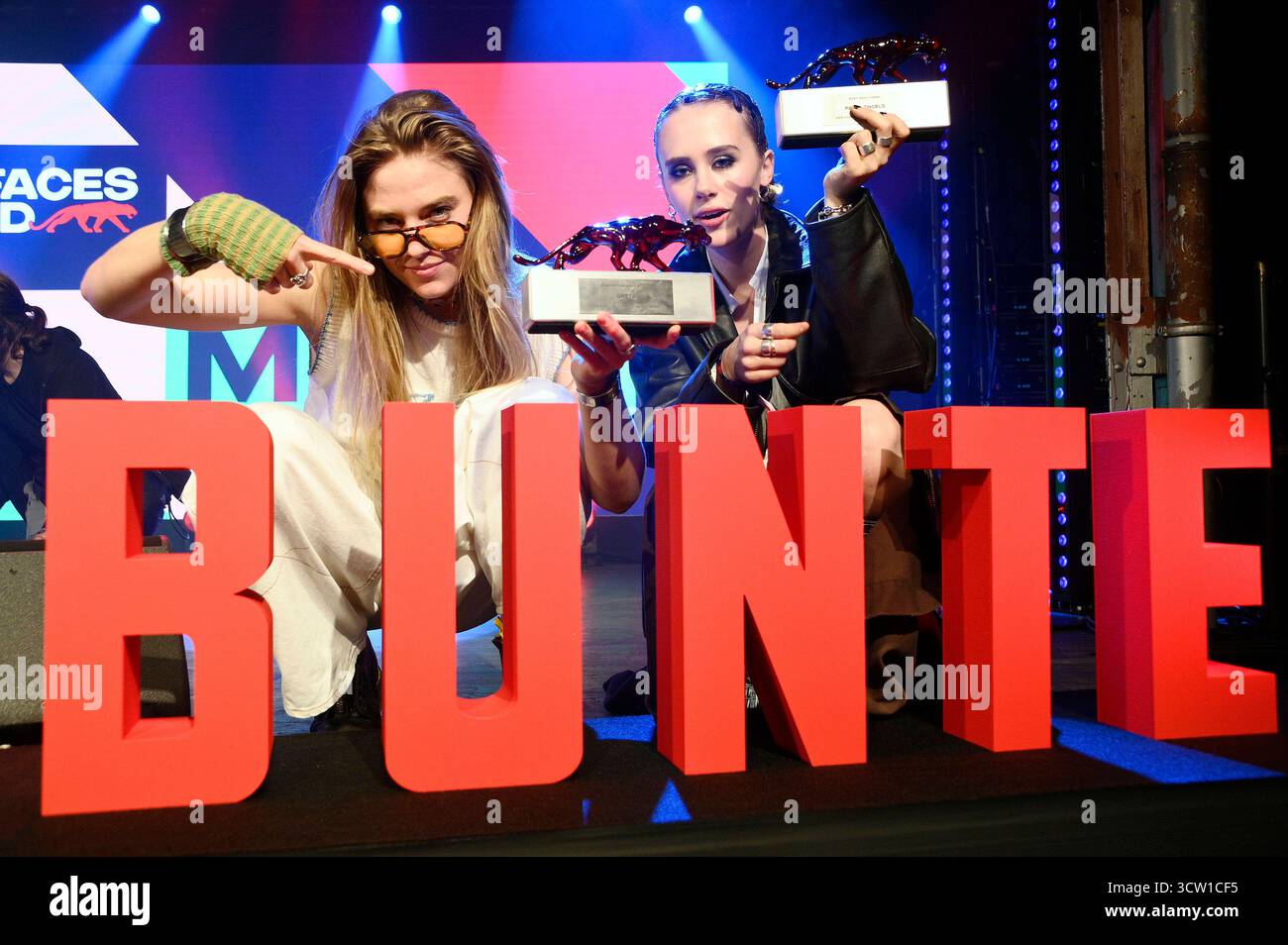 Greta Hirsch und Paula Engels bei der Verleihung der Bunte New Faces ...