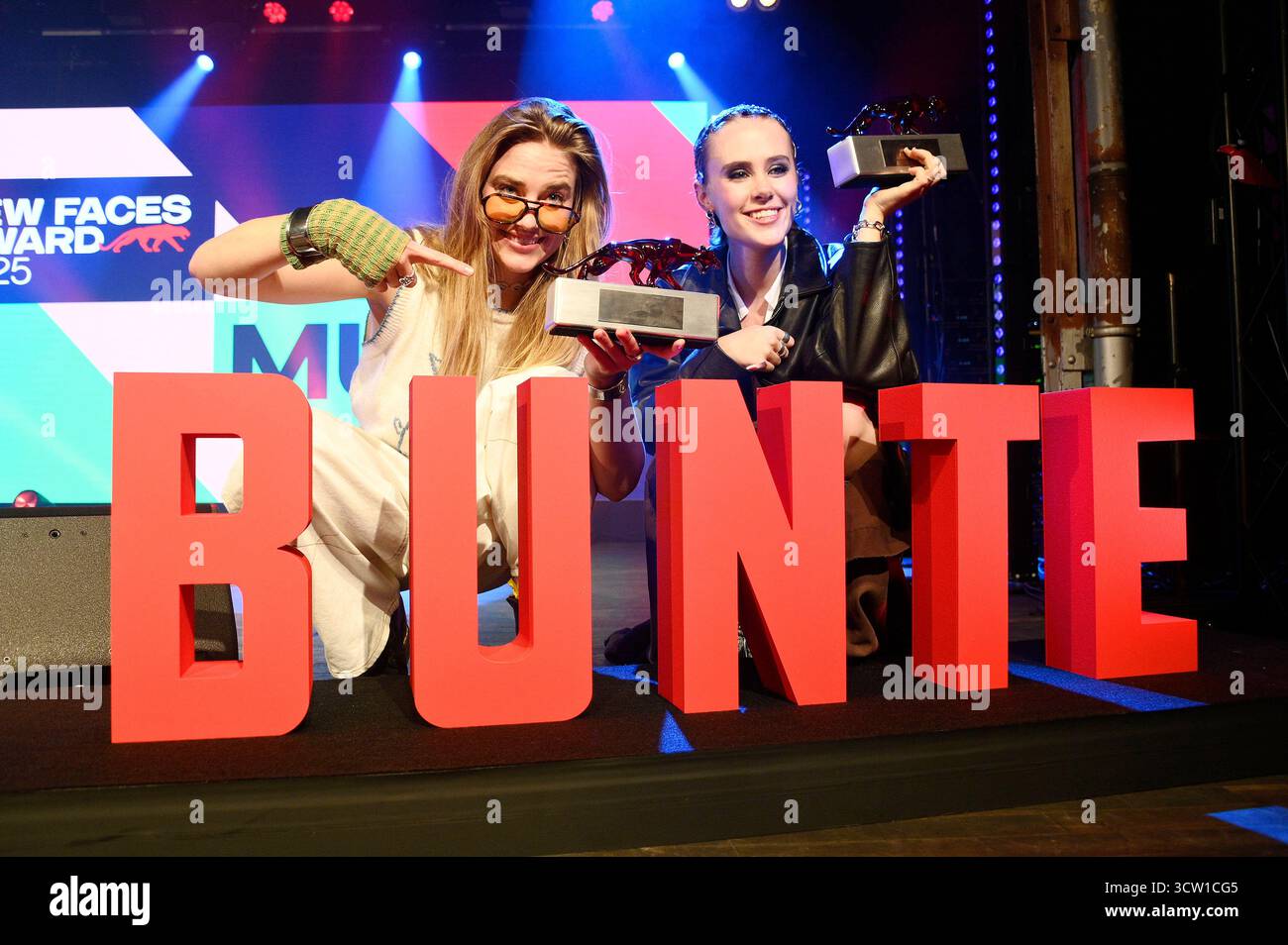 Greta Hirsch und Paula Engels bei der Verleihung der Bunte New Faces ...