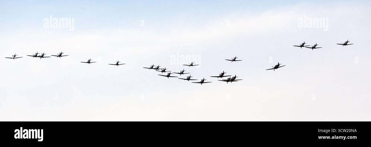 WWII Spitfires and Hurricanes fly in a record-breaking, big wing ...