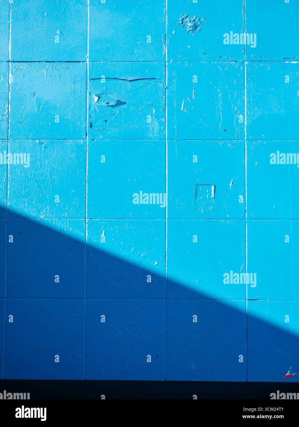 Blue square tiles covering hi-res stock photography and images - Alamy