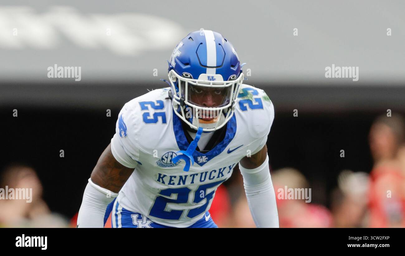 Kentucky defensive back Jordan Lovett (25) defends during the first ...