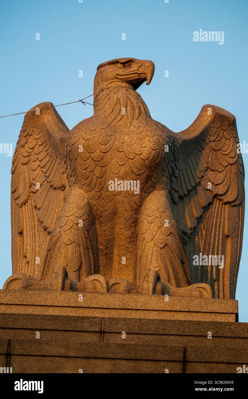 Eagle Sculpture Arlington Memorial Bridge Washington DC // WASHINGTON ...