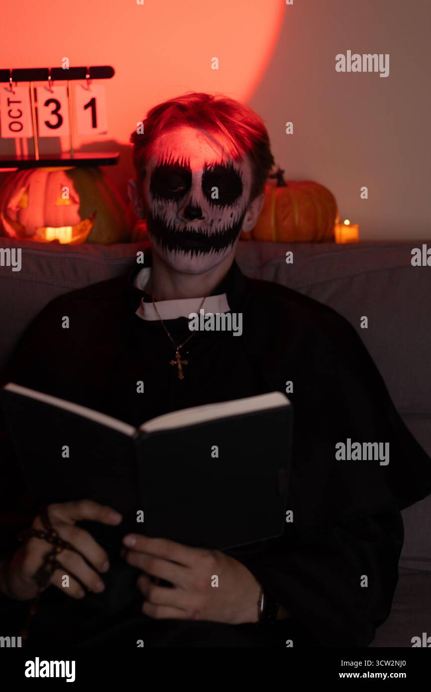 Ghost reading hi-res stock photography and images - Alamy